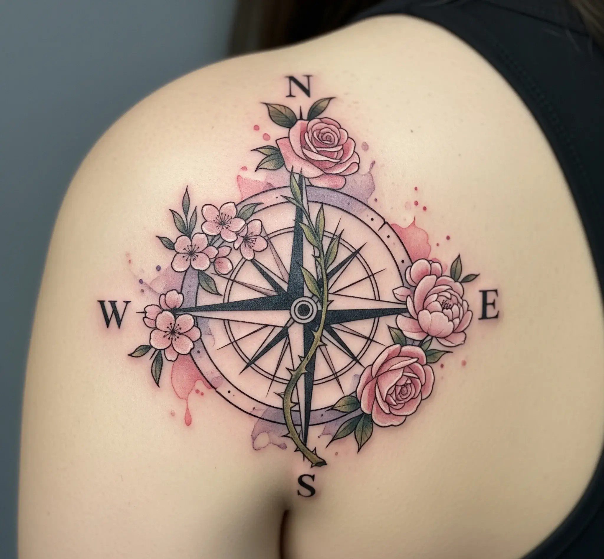 10 Feminine Compass Tattoo Designs With Elegant Style